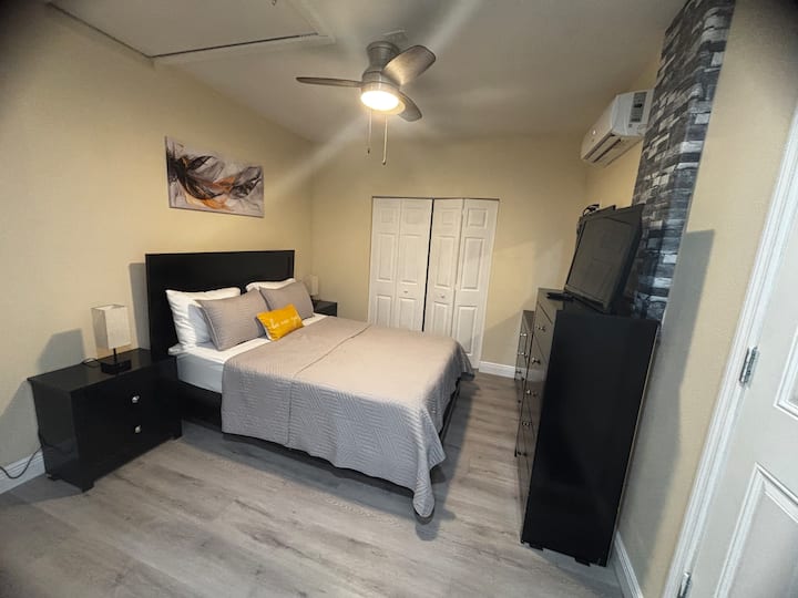 Cozy Private Studio - Tampa, FL