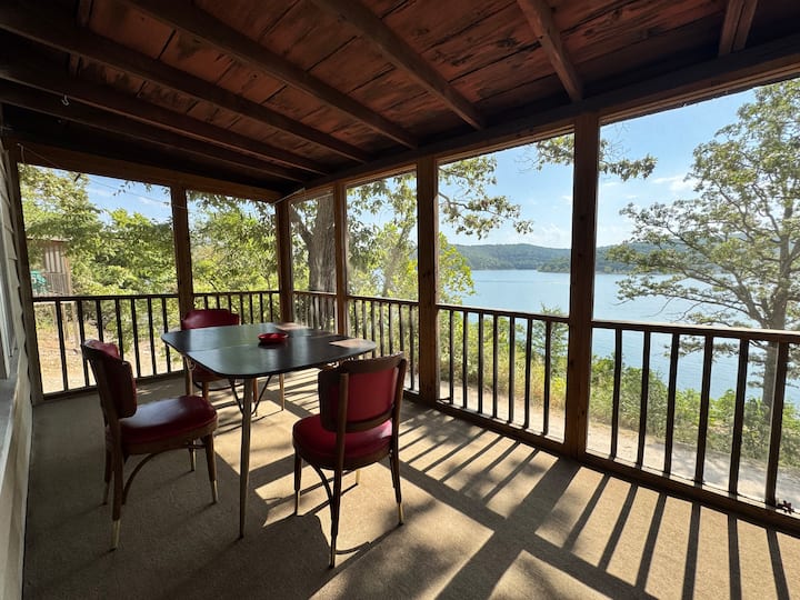 Waterfront Lovers Cabin With Private Dock - Kimberling City, MO