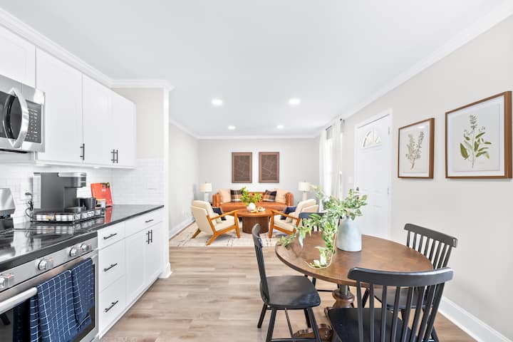 Stylish Home Near Downtown - 벨몬트