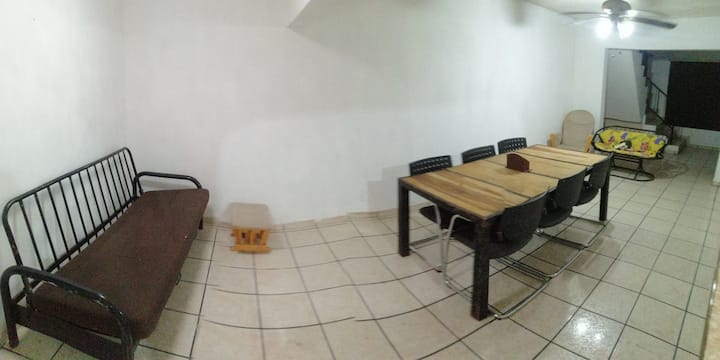 Casa Amplia Cerca De Coca Cola - Monterrey