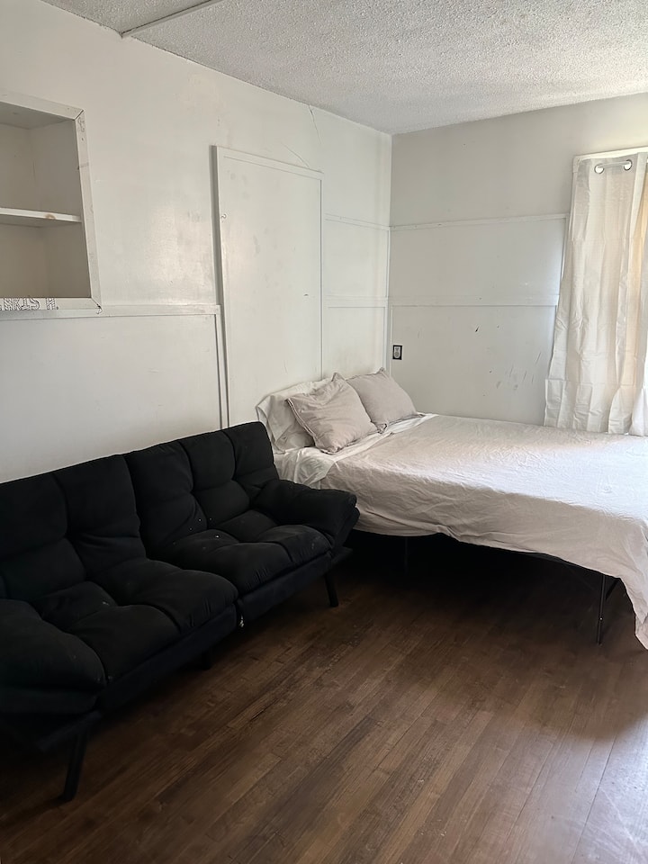 Private Room And Shared Bath - Pittsfield, MA