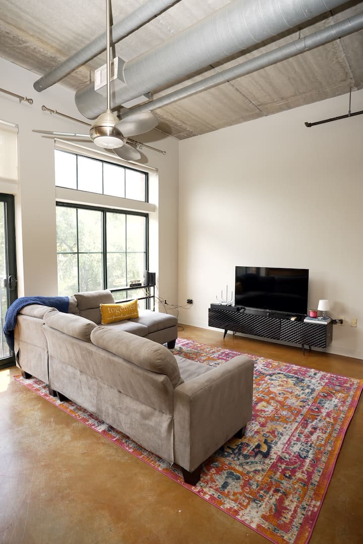 Modern Industrial Loft In Uptown - Charlotte, NC