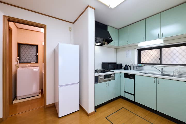 東京ディズニーリゾート、葛西臨海公園まで便利/静かな住宅街にある約70㎡の3階建て1軒家 - Maihama