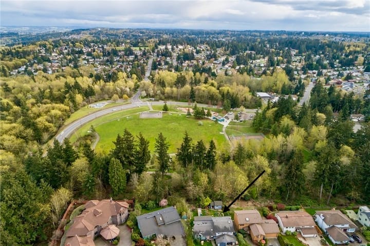 Comfy & Spacious House Near Kent West Fenwick Park - 디모인