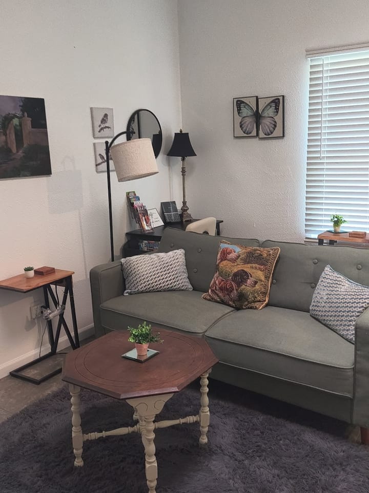 Château - Joplin, MO