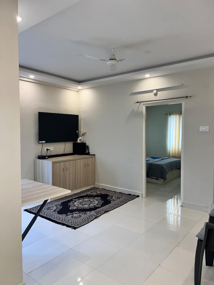 Spacious & Cozy House With Ashram View - Puttaparthi