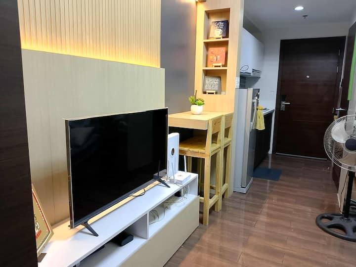 Modern 1-bedroom Flat In Makati - Air Residences - Makati