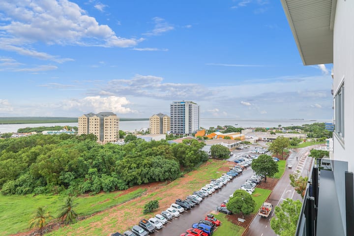 Luxxe | 3-bed Cbd Penthouse, Pool, Parking& Views! - Darwin
