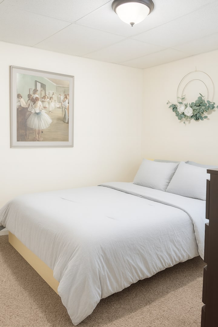 Near Nyc • Private 2br Basement Apt. Free Parking - Bloomfield, NJ