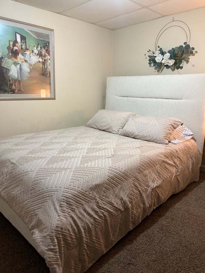 Near Nyc • Private 2br Lower Level Apt. W/parking - New York