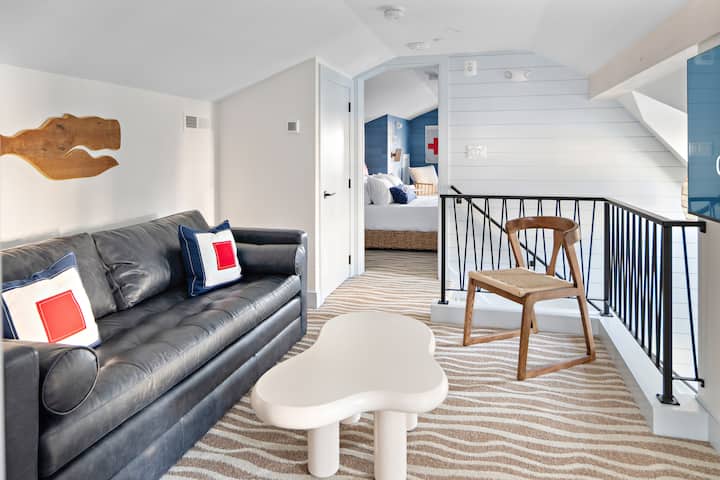 *New Queen Coastal Suite | Downtown| Newburyport - Newburyport, MA