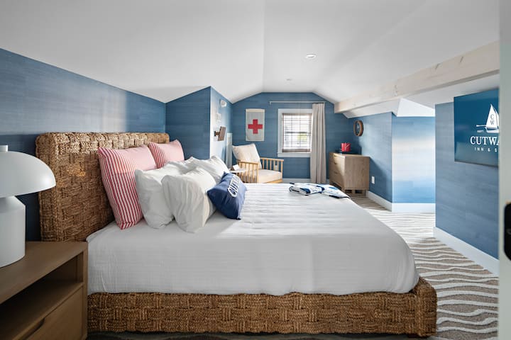 *New Coastal Queen Suite | Downtown| Newburyport - Newburyport, MA