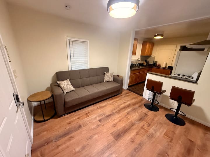 Whole House • Private 2br - Dearborn, MI