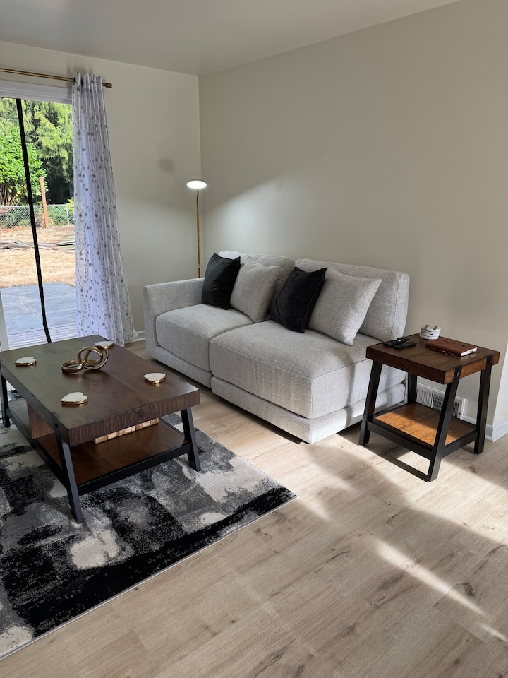 Rain & Rest Cozy Home Wedgwood - Shoreline, WA