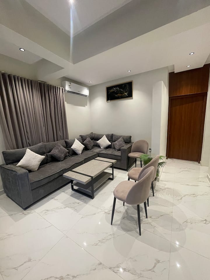 شقة 1 بمدخل سيارة خاص غرفتين وصالة ومطبخ دخول ذاتي - Riyadh