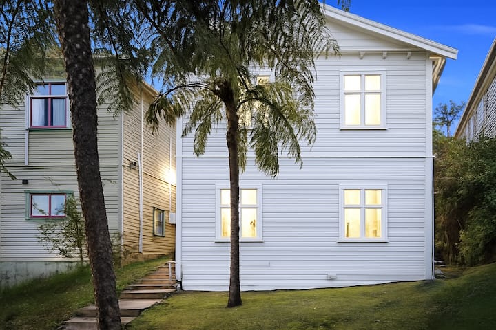 Skyline Urban: View, Netflix, Nespresso & Parking - Northland