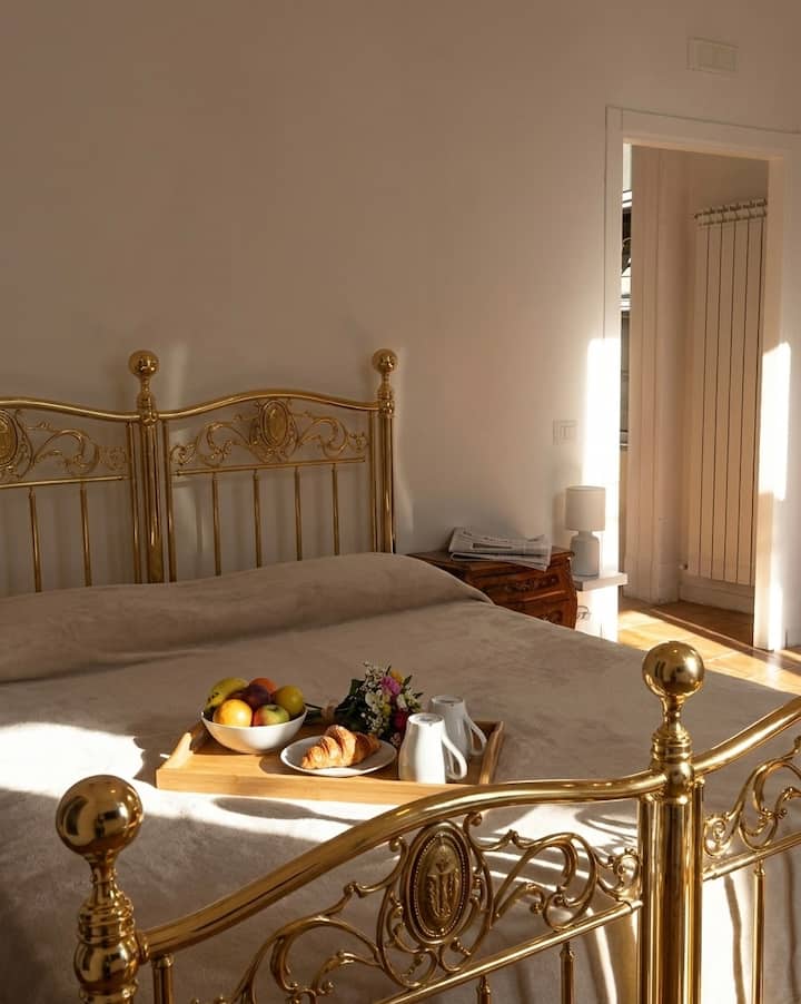 Spaccanapoli- 2 Bagni - Ascensore - Balcone Piazza - Naples