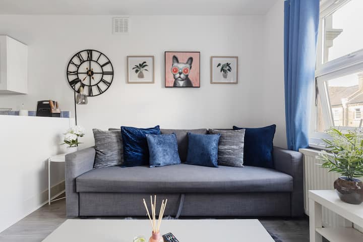 Stylish 3-bed Home – Comfort & Space - London Paddington Station