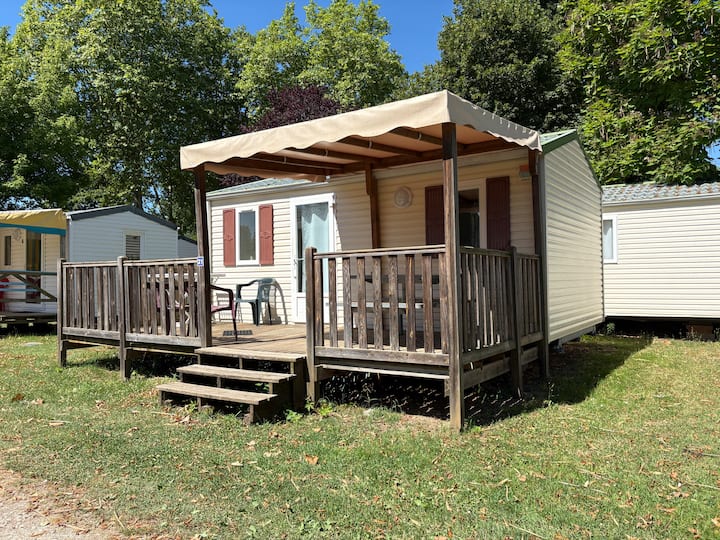 Bungalow Familiale 4pers, 2ch, Sanitaires - Auxonne