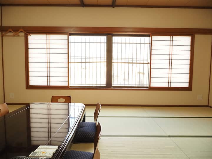 【一棟貸切】海徒歩1分/温泉徒歩7分/駅徒歩5分/駐車場2台/193.8m2 - Japan