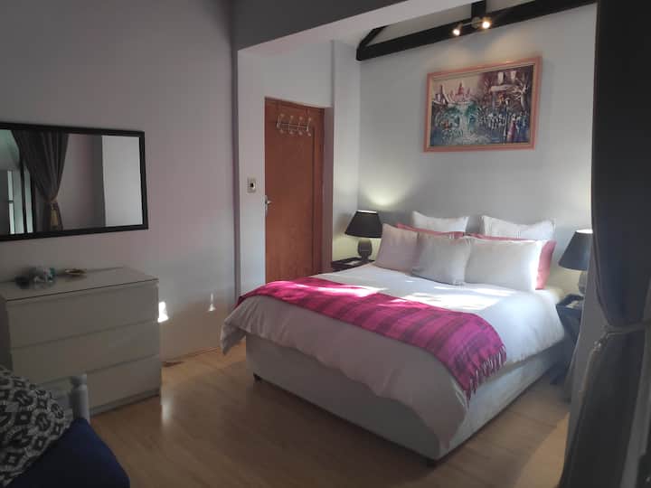 La Chapelle - The Apartment - Montagu