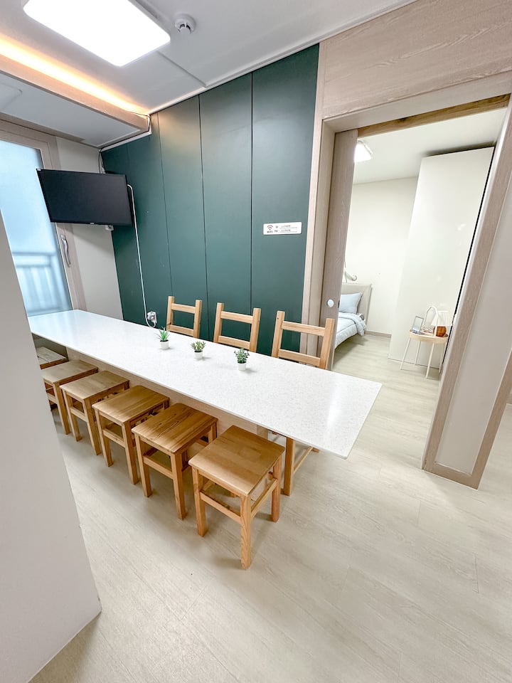 Bb 오픈2주간특별할인 침실4개 욕실2개 침대4개 모든침실 에어컨가능 공항2.3km - Jeju-si