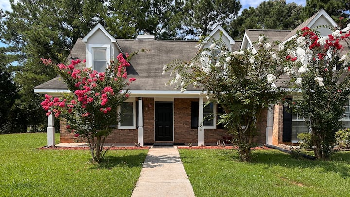 Cozy Home In Lawrenceville - Lawrenceville, GA