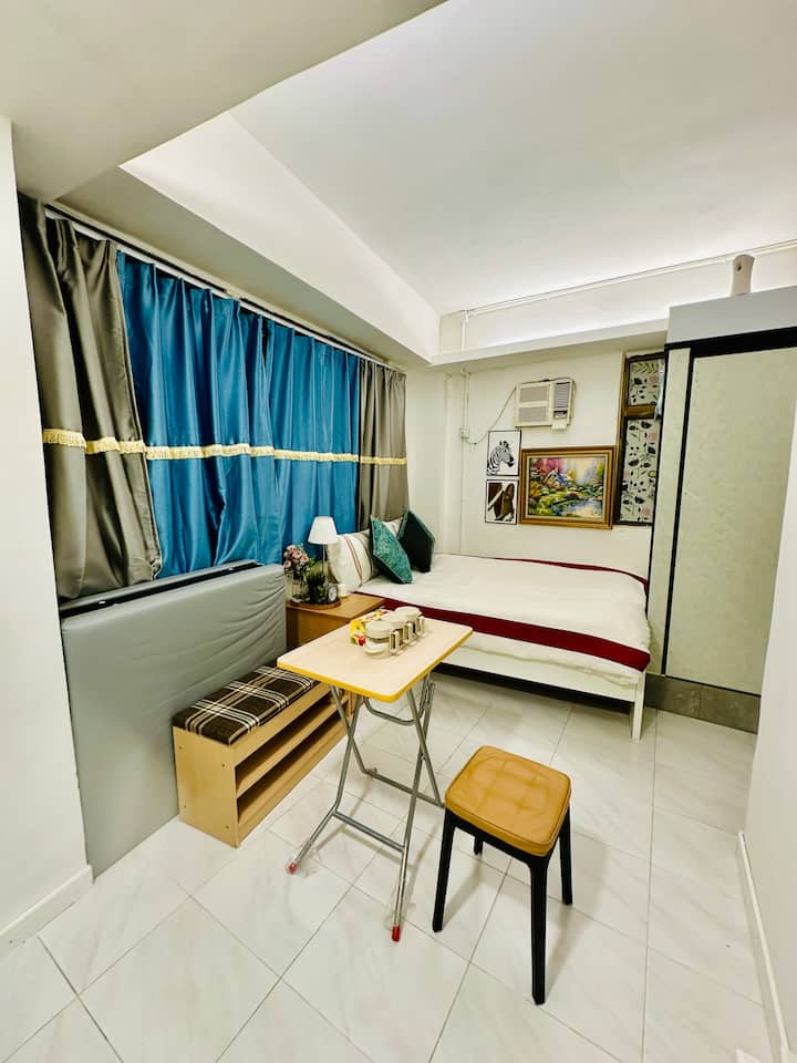Studio Room W/ Rooftop In Soho - Sheung Wan