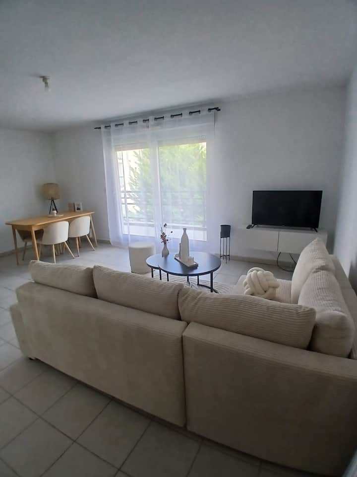 Appartement Cosy Avec Terrasse - Neuville-sur-Saône