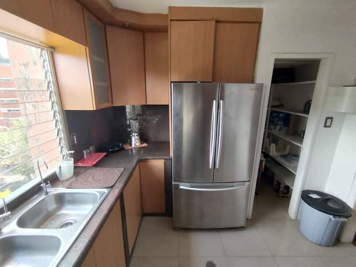 Acogedor Dpto. Frente La Carlota - Caracas