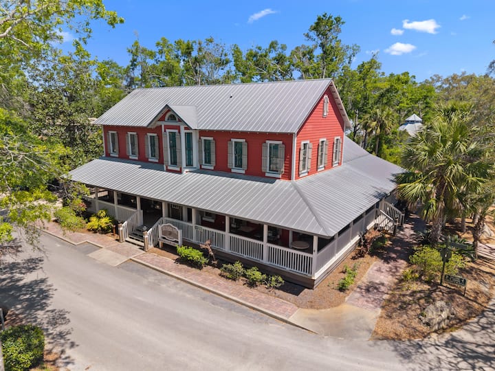 Southern Pines Lodge -Sleeps 20 - Steinhatchee, FL