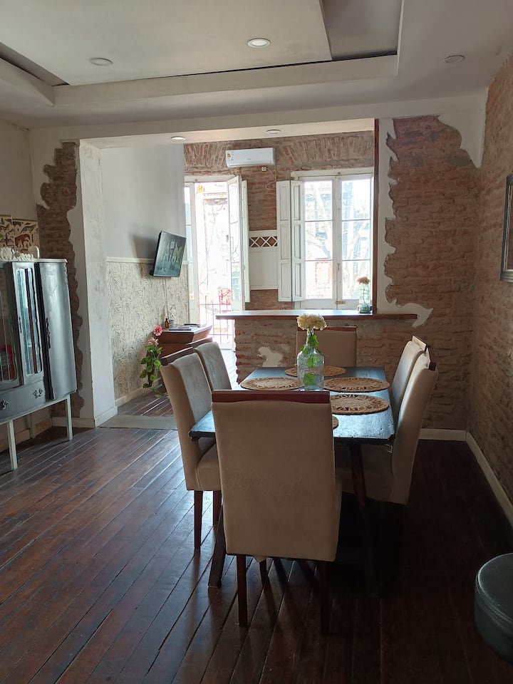 Casa En Pleno Centro - Montevideo