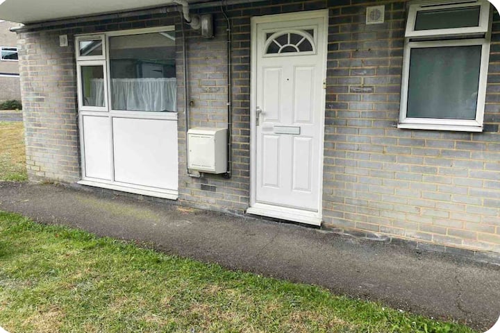 Spacious Flat - West Sussex