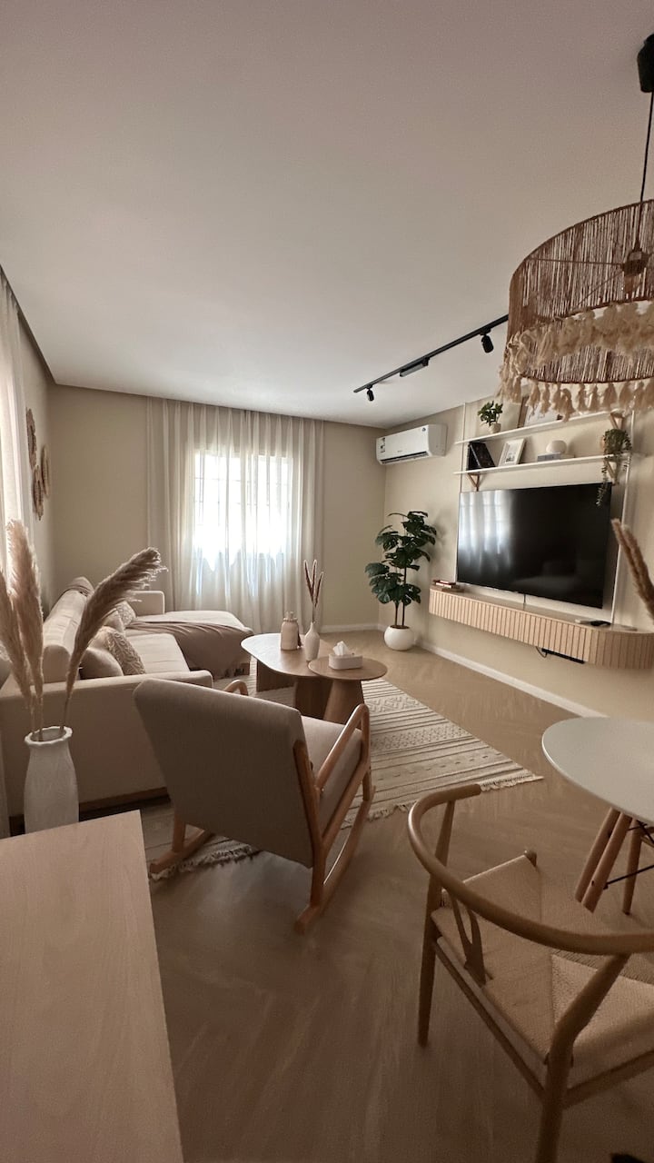 Cozy 1br & Comfy Living Room 70" - Jeddah King Abdulaziz Airport (JED)