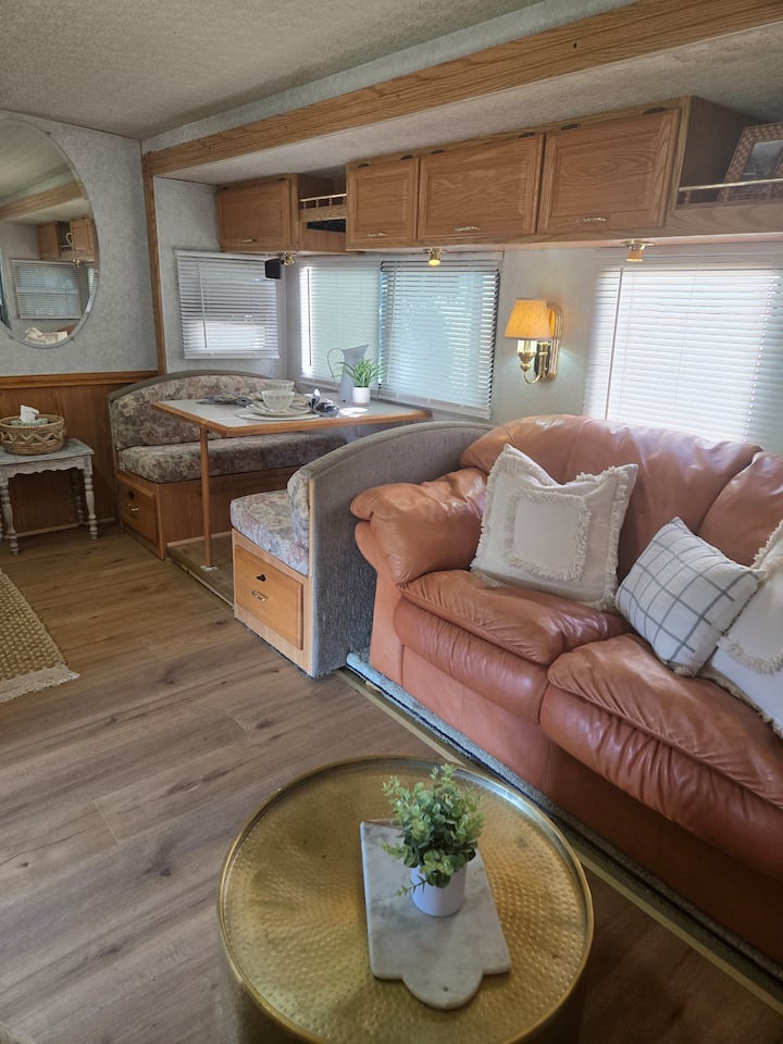 Cozy Stationary Rv
No. San Diego County
Semirural - Escondido, CA