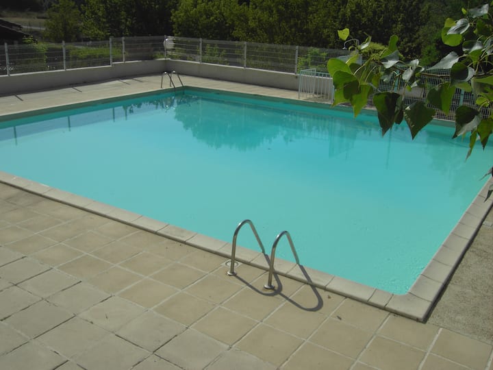 Les Iris Mazet 48 - Esparron-de-Verdon