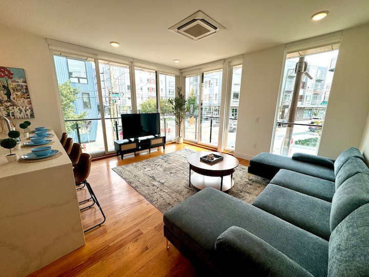 Spacious 2 Bedroom W King Bed | Gym Access! - Camden, NJ