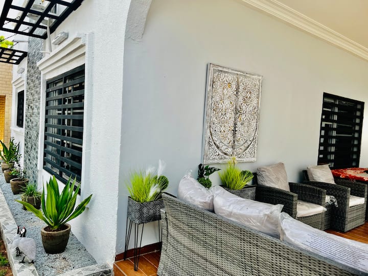Beautiful  Furnished House W/pool In Ouaga 2000 - Burkina Faso