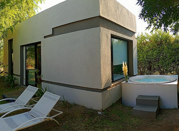 Luminoso Monoamb, Y Jacuzzi Exterior. Mercedes Ba - Mercedes