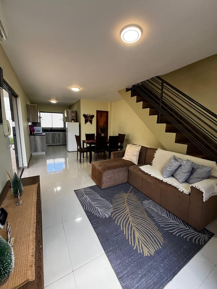 Dúplex Con Vista Al Río Paraná Y La Costanera. - Encarnación