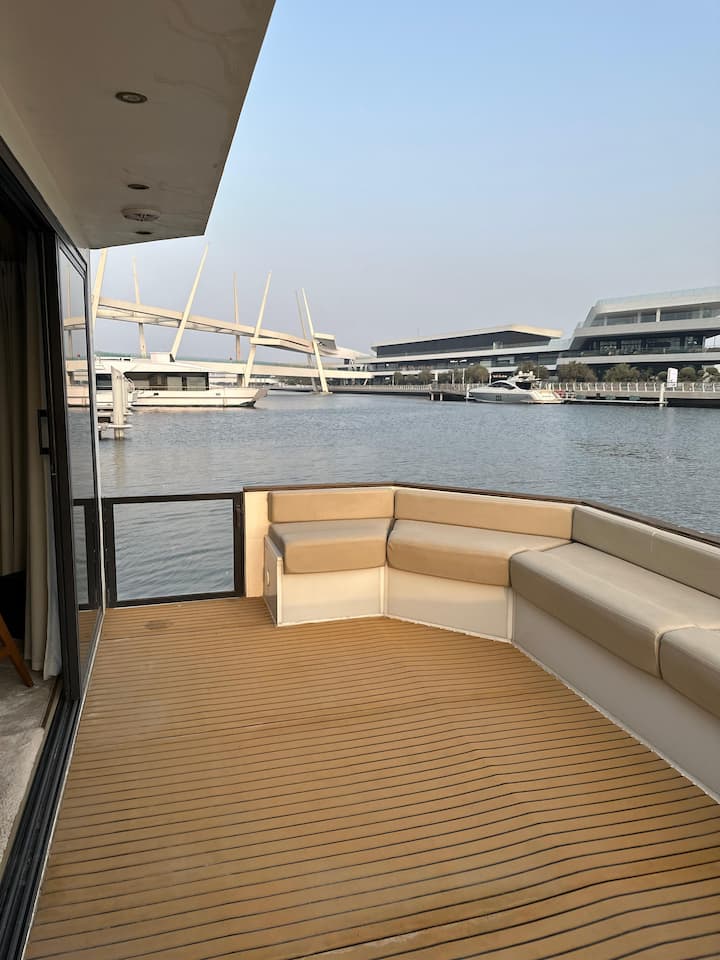The House On The Sea-100 Inch Tv - Abu Dhabi