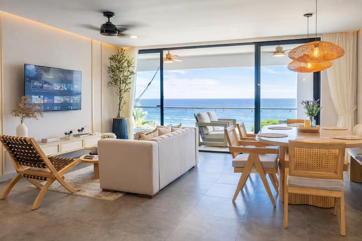 Vista Azul I Acantilado Frente Al Mar. - El Salvador