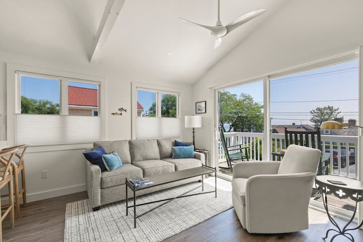 Harbor-view West End Condo W/ Balcony + Parking - Provincetown, MA