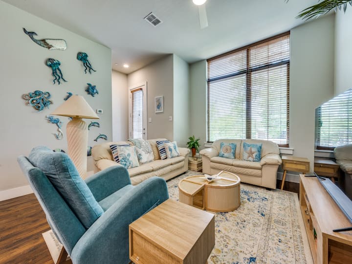 Beach-inspired Centrally Located Home - Irving, TX