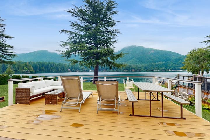 2 Br Waterfront Home In Beautiful Port Angeles - Lake Crescent, WA