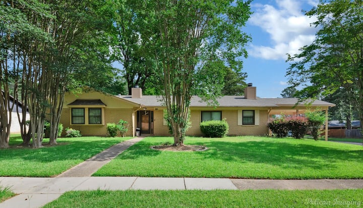 The Workman’s Lodge | Sleeps 11 - 슈리브포트