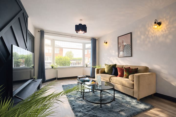 Pet Friendly | 5pp | Parking | 1-night Stays - Bury