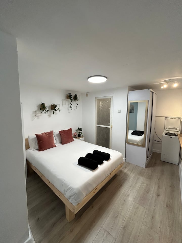 Large 1.5bd | Heart Of Tlv | 5 Mins To The Beach - Tel Aviv-Jaffa
