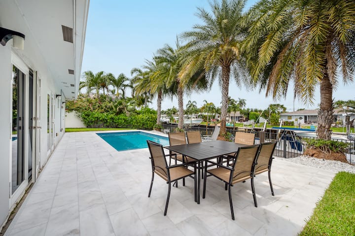 Pompano Beach House On The Canal - Pompano Beach, FL