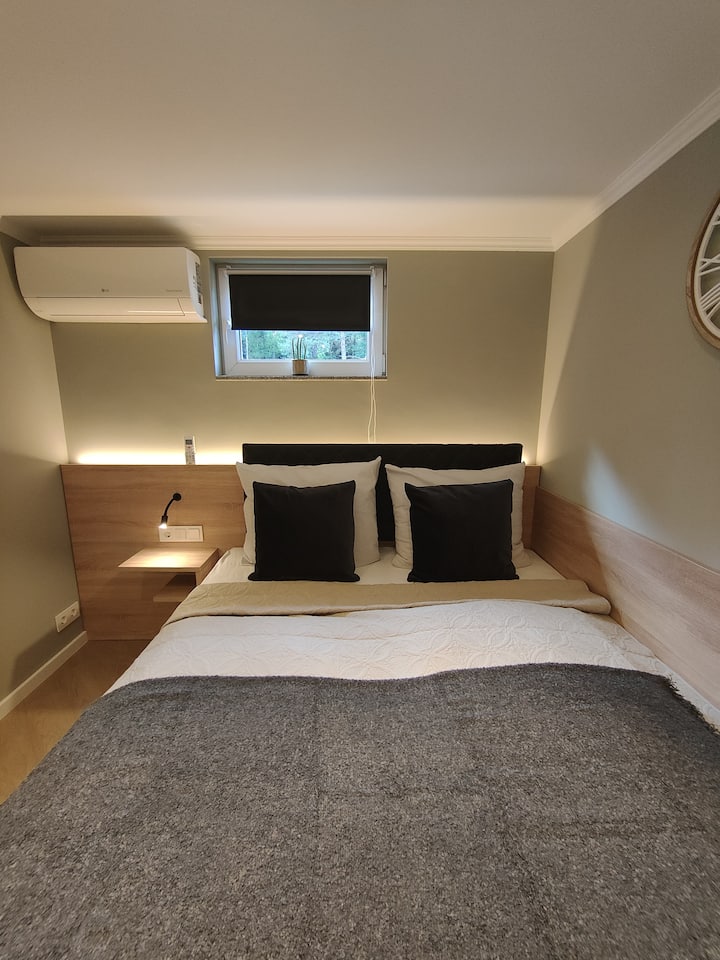 Studio Apartment With King Bed - Landstuhl